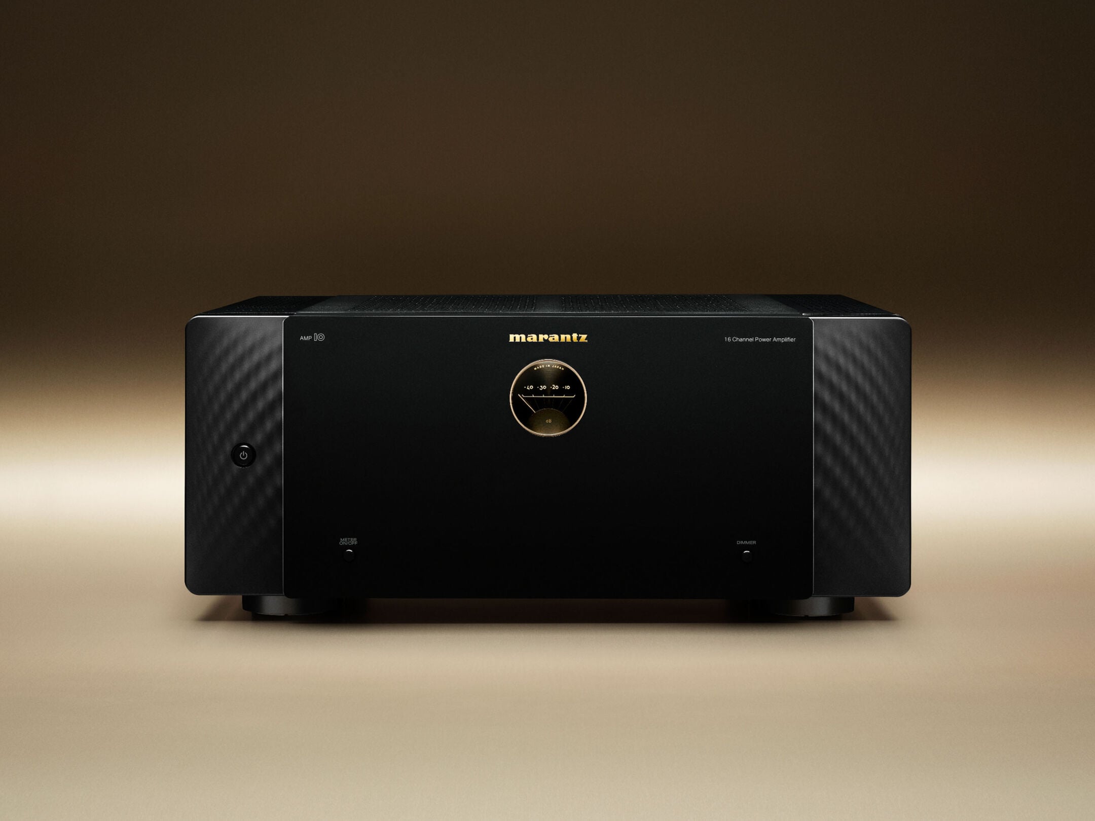 AMP 10 - Black lifestyle view